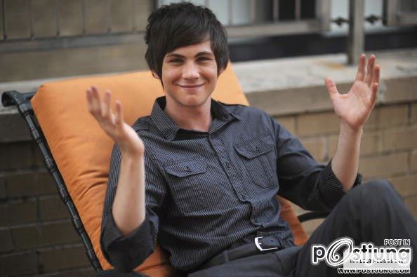 อัลบัมโหวตของ Logan Lerman