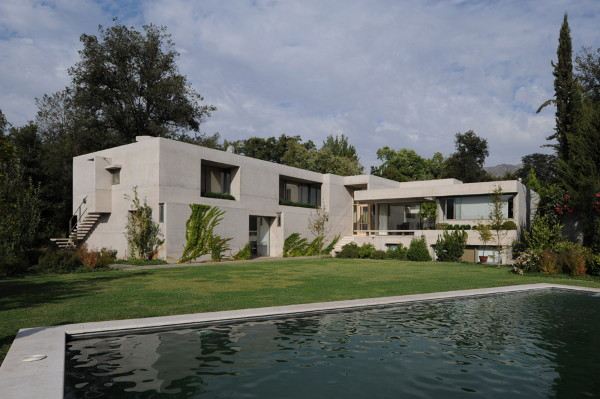 Modern Villa Design in Santiago, Chile - Gorgeous Villa with Surprises ...