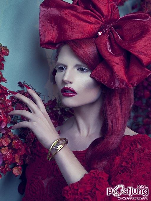 Vamp Red Looks Factice Magazine