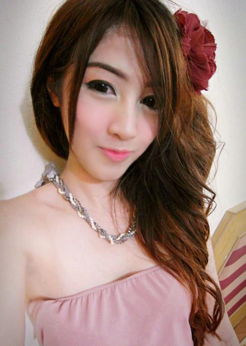 น้องจ๊ะเอ๋ เน็ตไอดอล สวยเนียนใส ขาวจั๊วน่าเจี๊ยะ