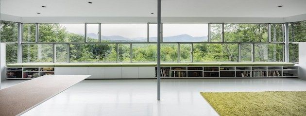GLASS TOWER HOUSE IN NEW YORK