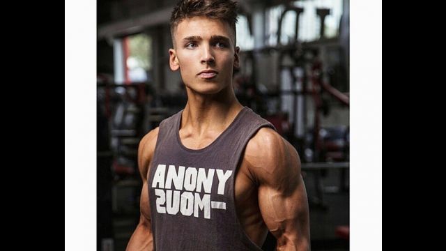 Muscle men From IG 225