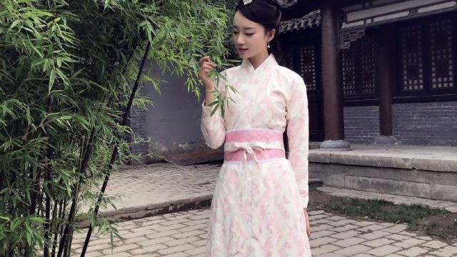 Qing Tian Jiang Yao Lu 《青天降妖录》 2017