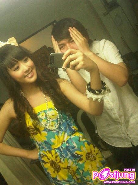 มาดูยิปโซถ่ายชุดว่ายน้ำครั้งแรกกับโทนี่ พร้อมภาพน่ารักสดใส รูปที่ 22 - PicPost PostJung.com